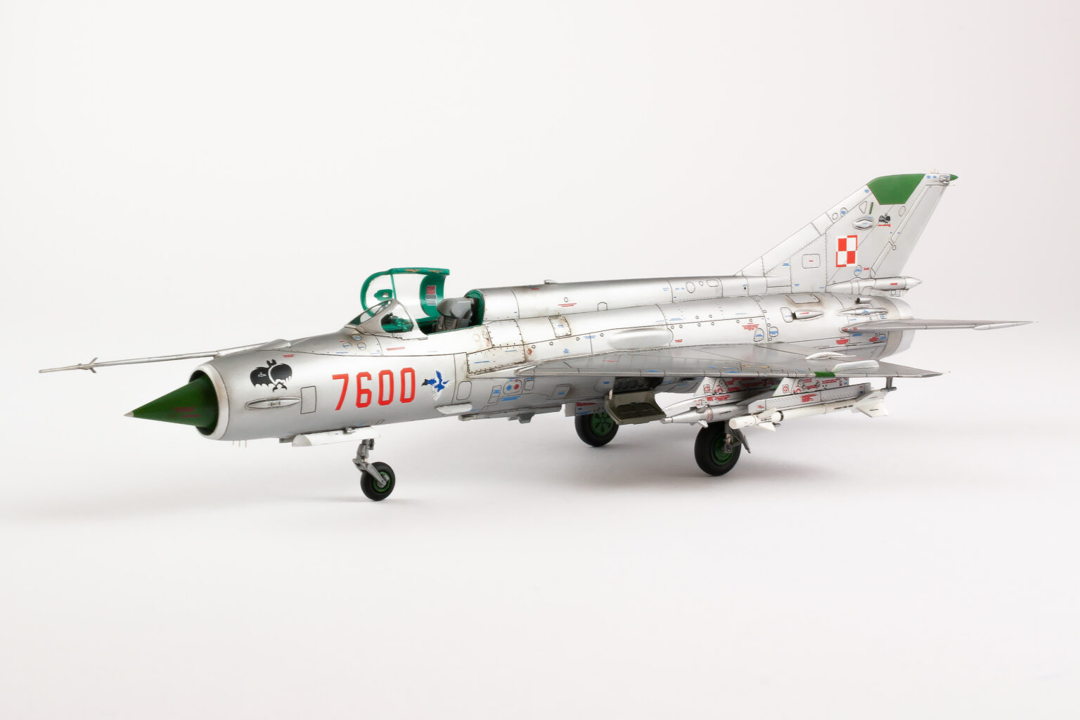 MIKOYAN MiG-21 MF INTERCEPTOR 1/72 ProfiPack - Hobby Models GT