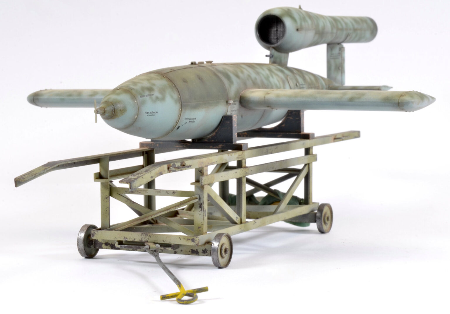 GERMAN FLYING BOMB V-1 (CON INTERIOR) 1/35 - Hobby Models GT