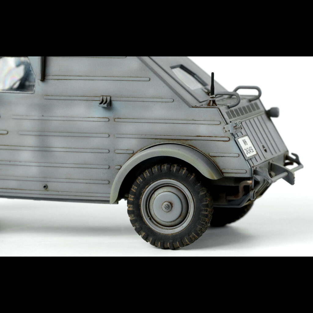 CARRO ALEMAN PKW.K1 KÜBELWAGEN ARMORED TYPE 823 MENG 1/35 - Hobby Models GT