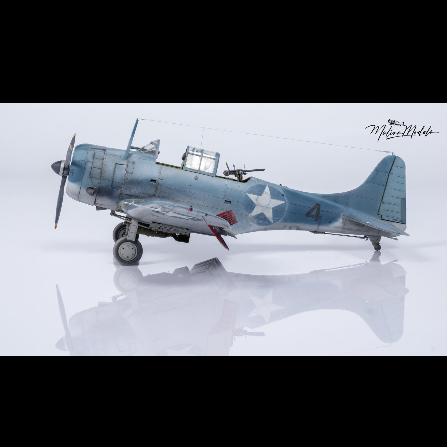 SBD-3 DAUNTLESS 1/72 - Hobby Models GT